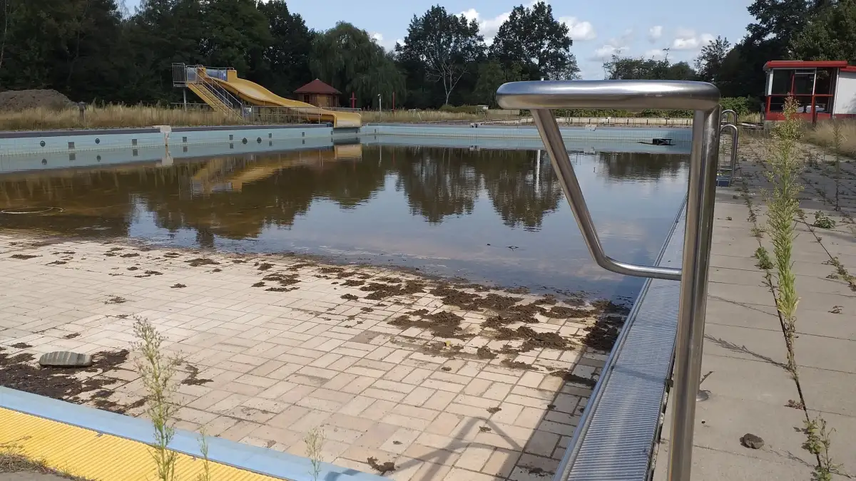 Zukunft des Horner Bades wird zur Hängepartie