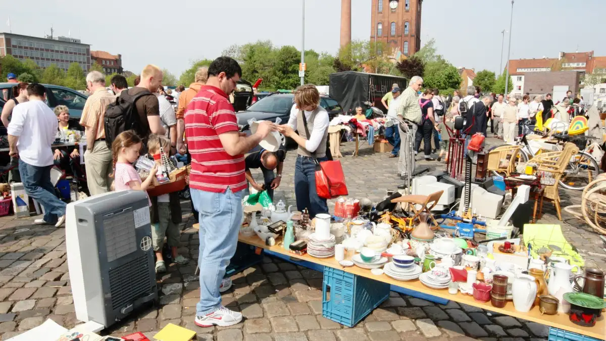 Erster Flohmarkt auf Bremer Bürgerweide
