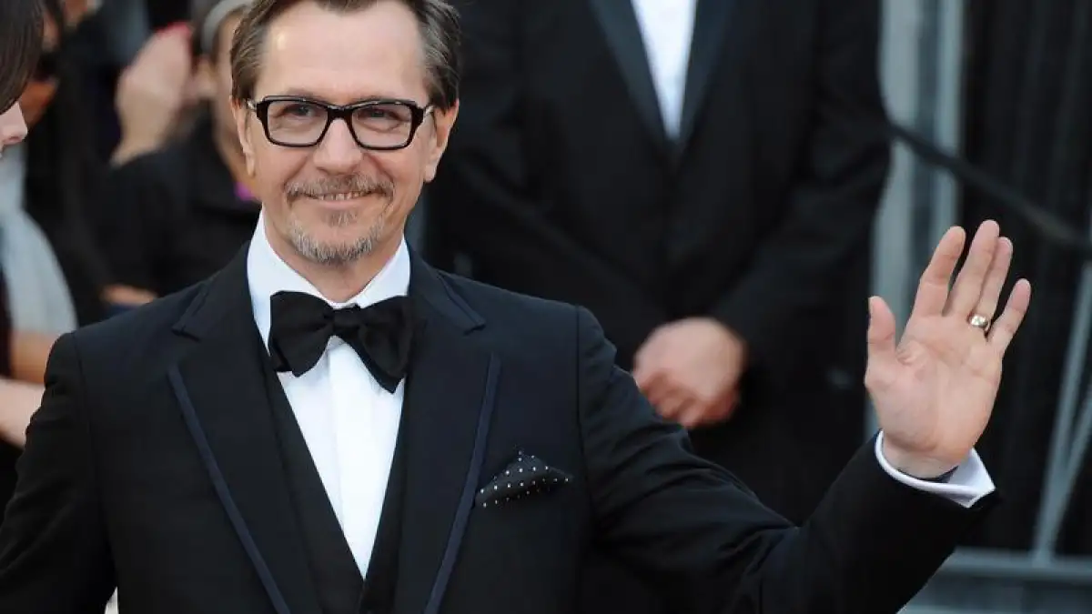 Gary Oldman und Dominic Monaghan bei "Monster Butler"