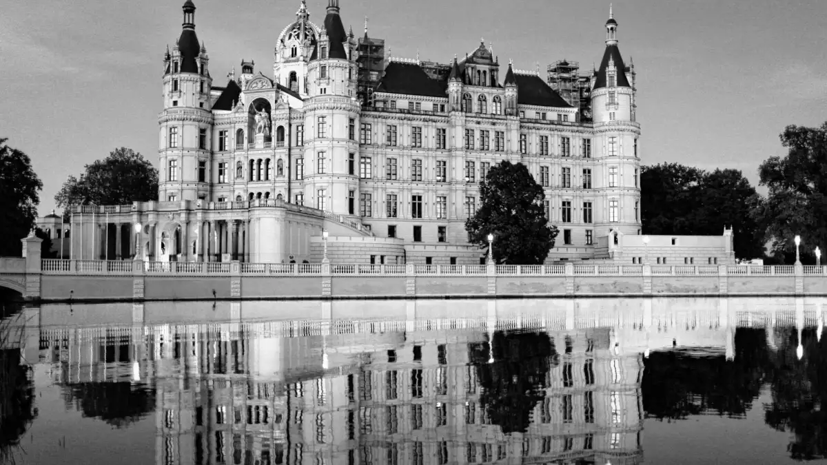 Der Zorn auf die im Schloss