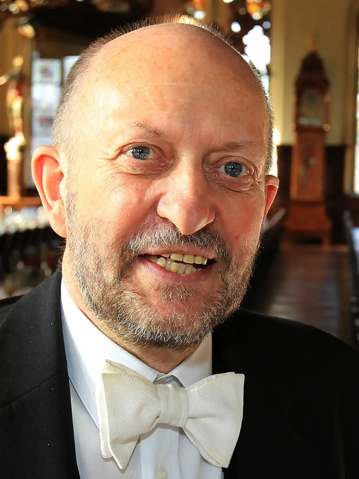 Eine Instanz tritt ab