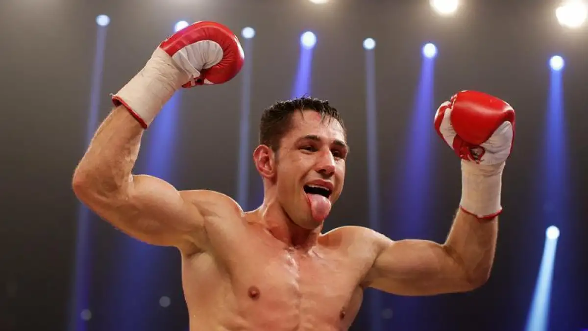 Sturm bleibt Box-Weltmeister im Mittelgewicht