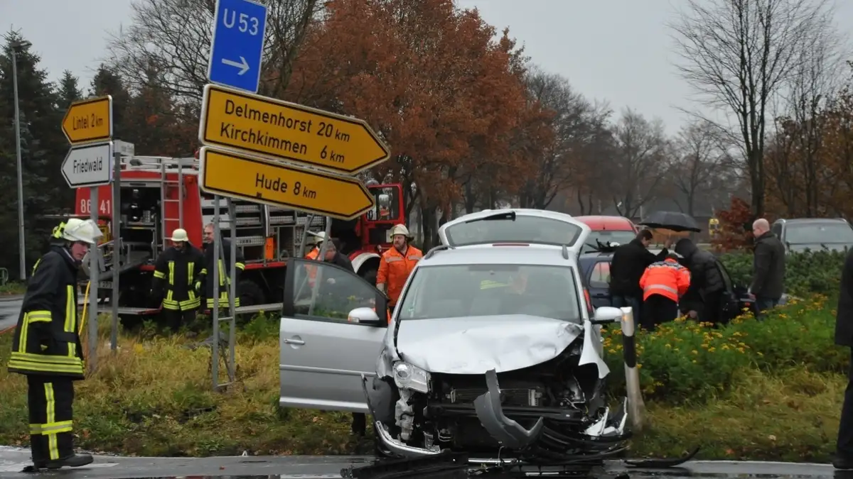 Zwei Frauen bei Unfall lebensgefährlich verletzt