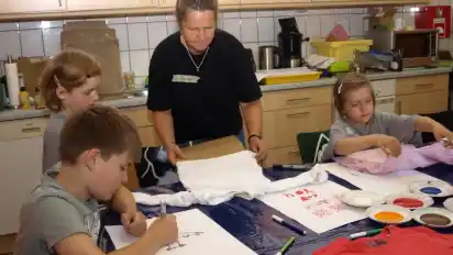 Bunte Farben für die Klamotten