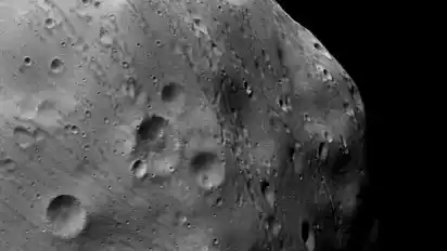 Raumsonde schickt detaillierte Bilder vom Marsmond