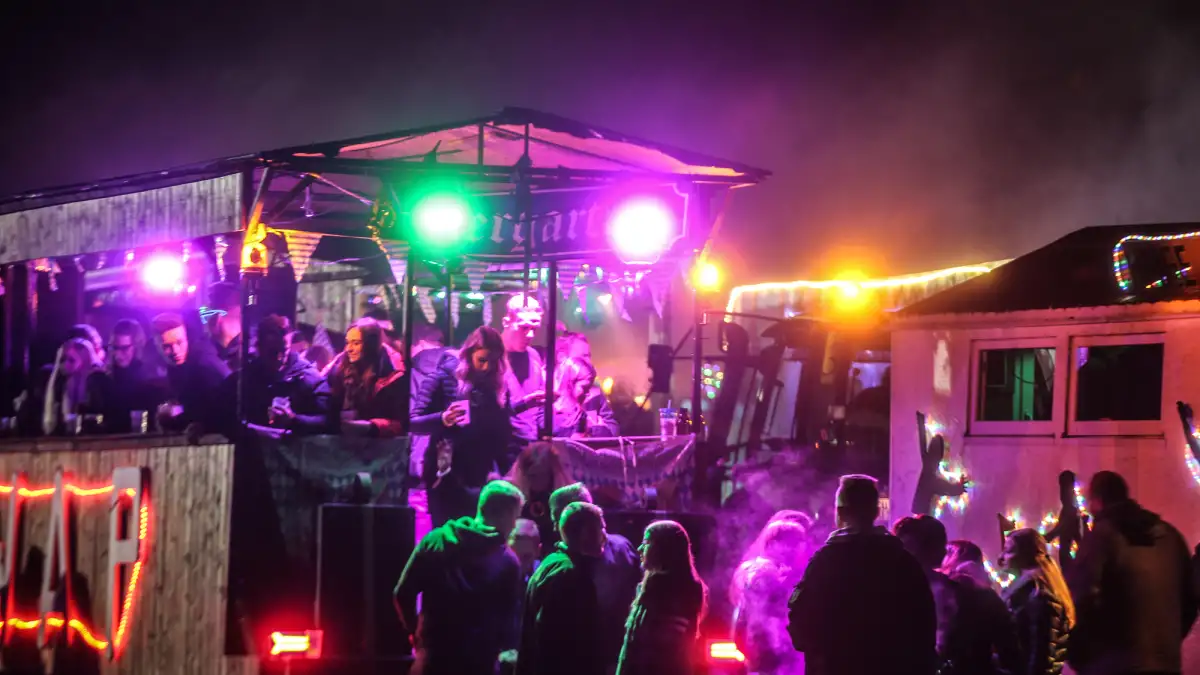 EWAP: Nachtumzug und Party in Hüttenbusch