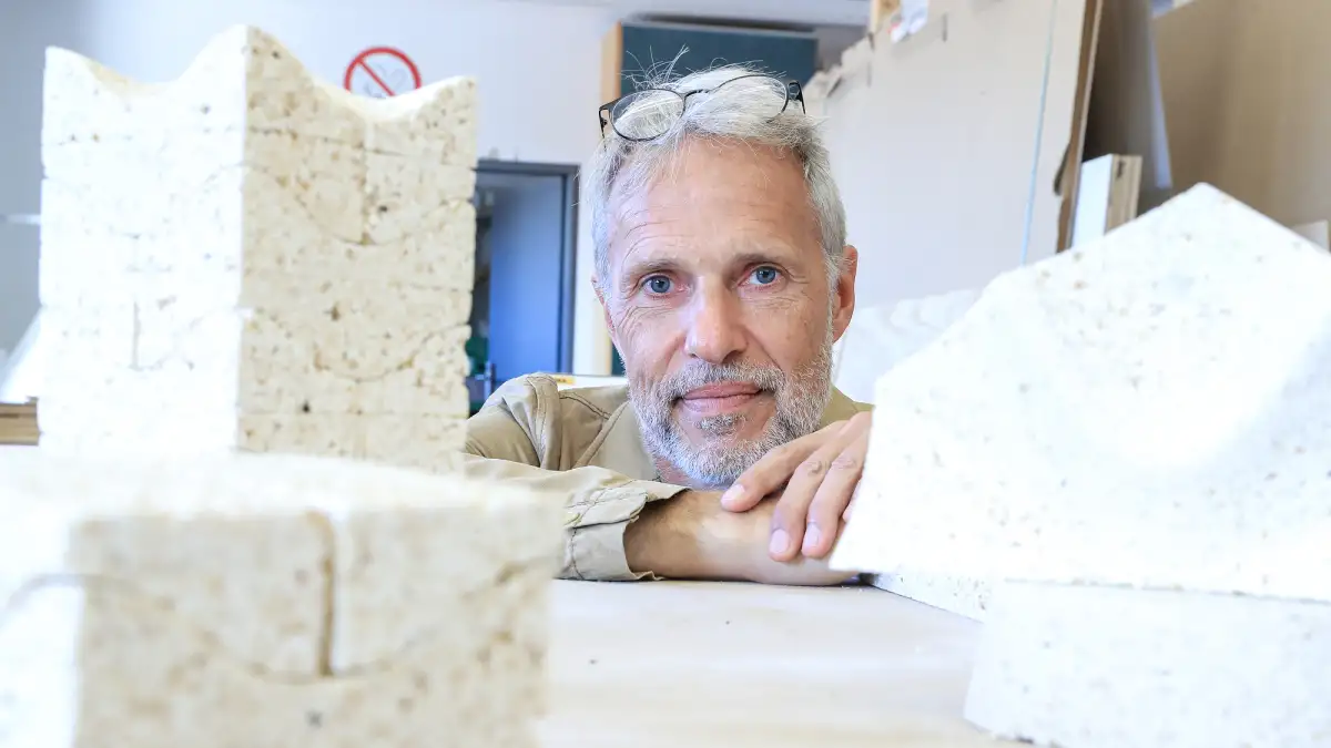 Möbel aus Popcorn: Bremer Professor erfindet nachhaltige Produkte