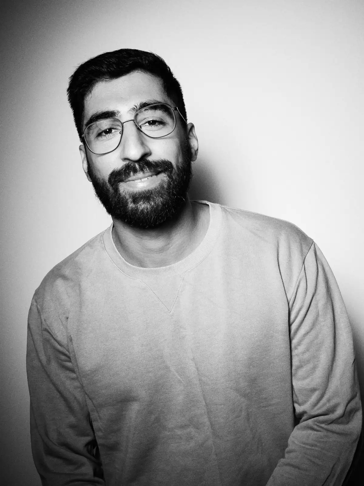 Kawus Kalantar ist das Vorprogramm von Comdian Felix Lobrecht