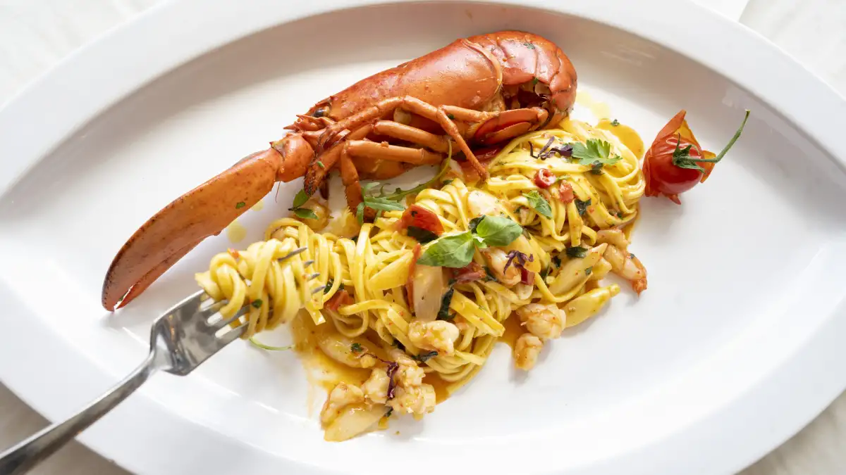 Rezept der Woche: Frische Pasta mit Hummer und Spargel