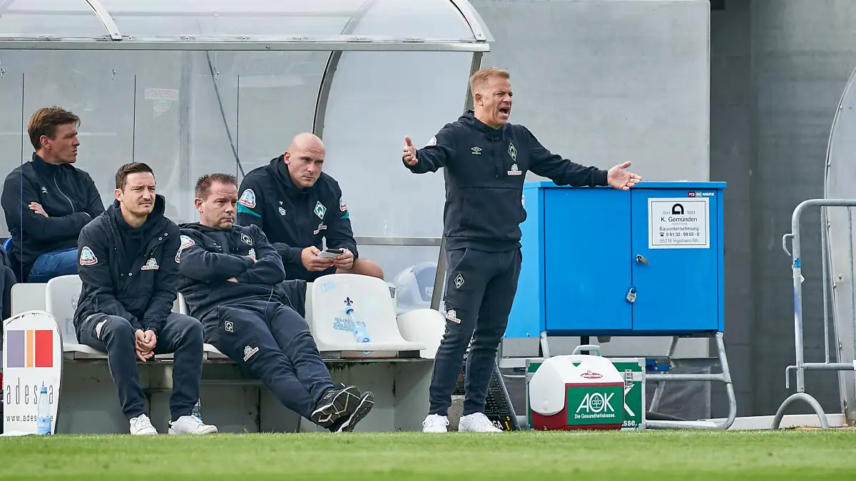 Werder Bremen: Trainer Anfang geht auf Distanz zum Team Werder Bremen: Trainer Anfang geht auf Distanz zum Team