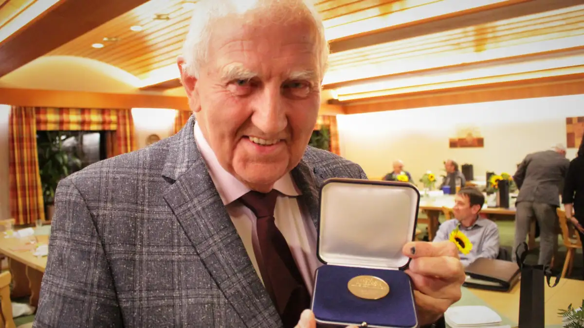 Ehrung für Claus Götjen: Vier Jahrzehnte volles Engagement