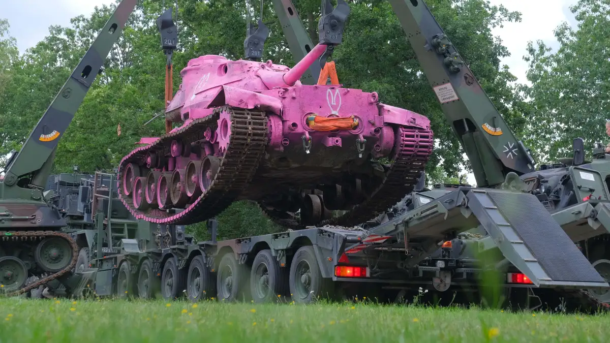 Delmenhorster "Pink Panzer“: Ein Symbol für den Kampf gegen den Krebs