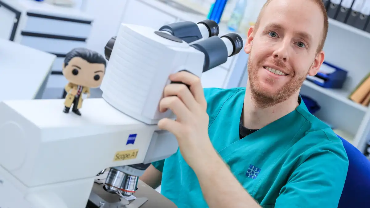 Weser-Strand-Porträt: Pathologe Martin Boland