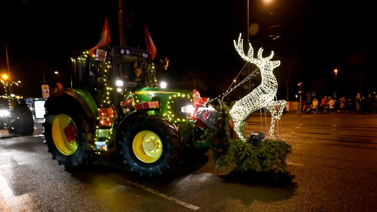 Trecker-Leuchten 2022: Landwirte laden zur Lichterfahrt ein
