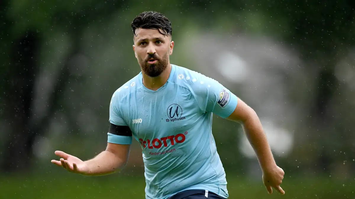 Ex-Werder-Spieler Dogan ist seit mehr als 24 Stunden auf der Flucht