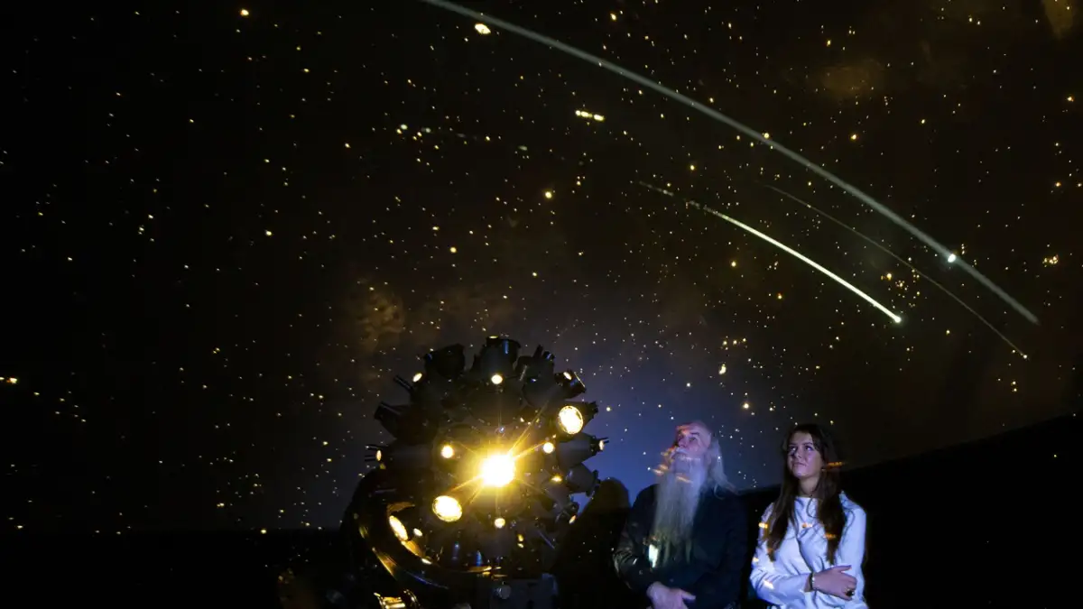 Bruchhausen-Vilsen: James Dingley talks about Zeiss planetarium