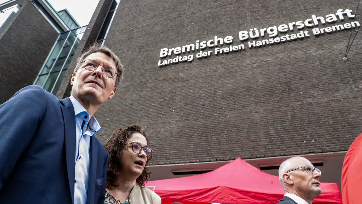 Impfgegner beschimpfen Gesundheitsminister Karl Lauterbach in Bremen