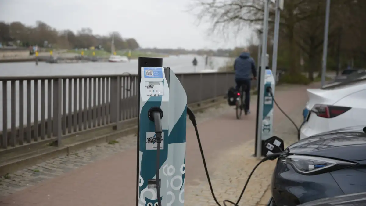 Elektroautos: Bremer sollen Wunschstandorte für E-Ladestationen nennen