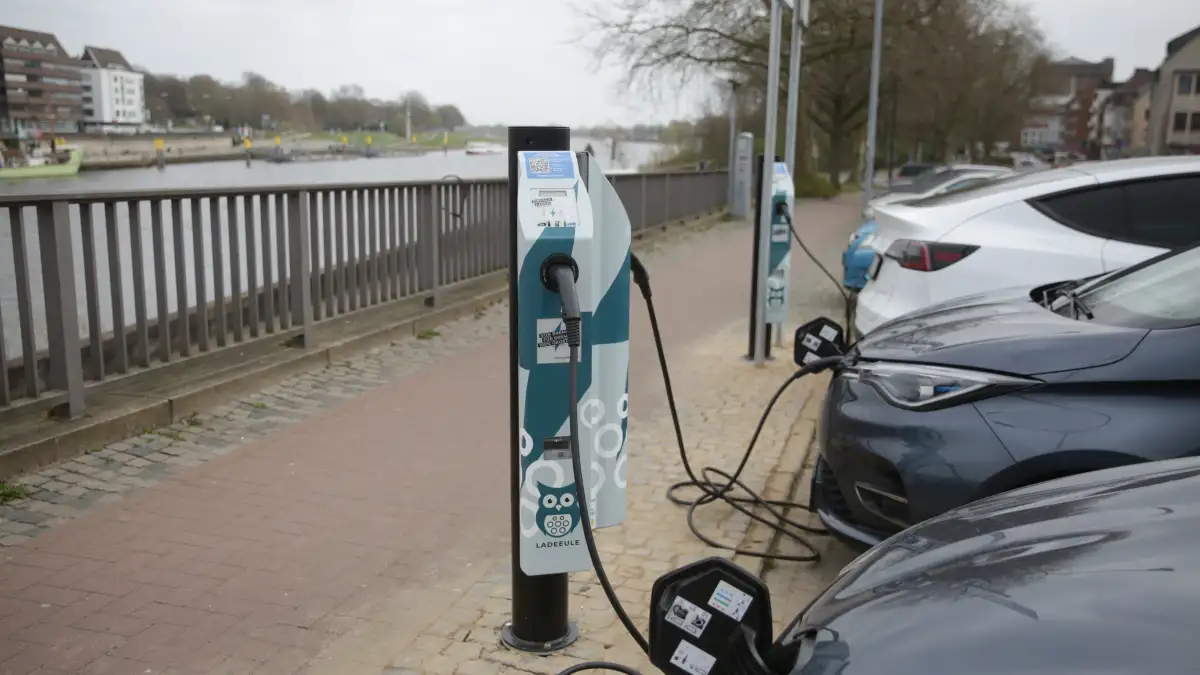 E-Ladesäulen: Neuer Eulektro-Standort in Bremen-Walle eröffnet