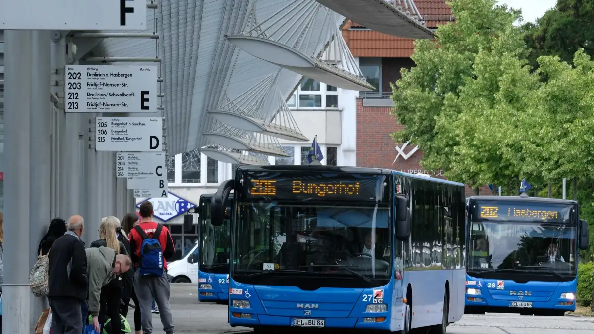 Die Delbus-Beschäftigten kündigen Warnstreik in Delmenhorst an