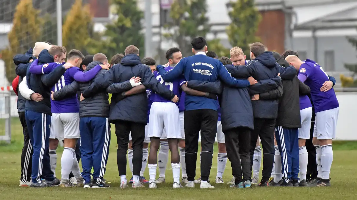 Bezirksliga vor dem Anpfif: "Komet" will spielen, aber darf er auch?