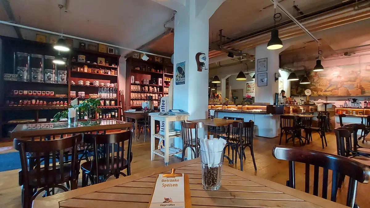 Bremen Überseestadt: Rösterei-Café von Lloyd Caffee bietet viel Flair