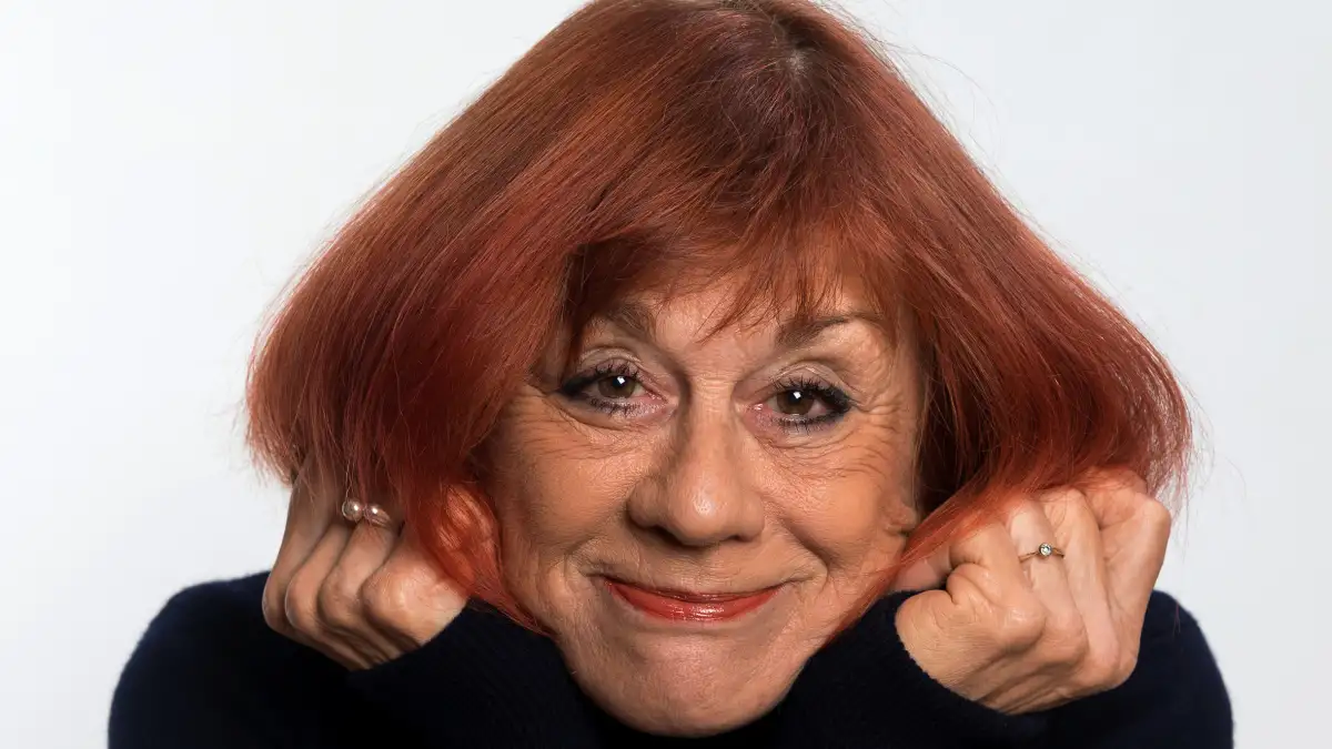 In Beverstedt trägt Carla Mantel Liebesgedichte von Bertolt Brecht vor