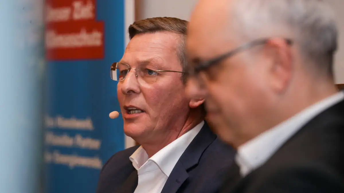 Bovenschulte trifft auf Imhoff: So lief das erste Wahlkampf-Rededuell