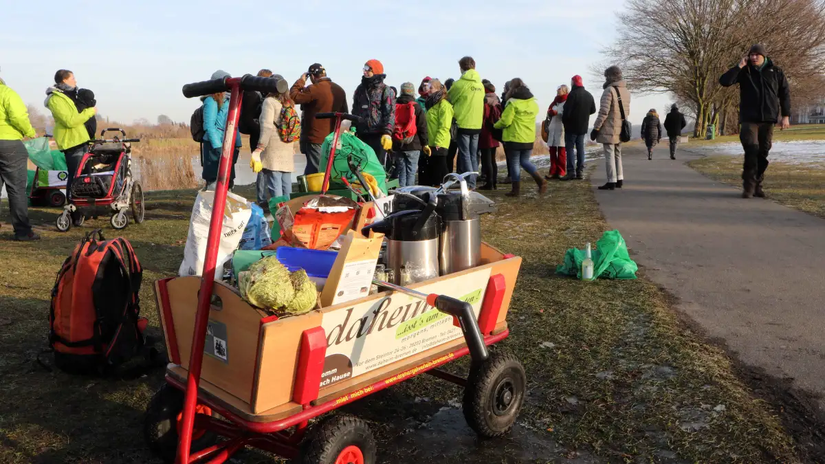 Kohltour Kohlfahrt Bremen Tradition Bollerwagen Grünkohl