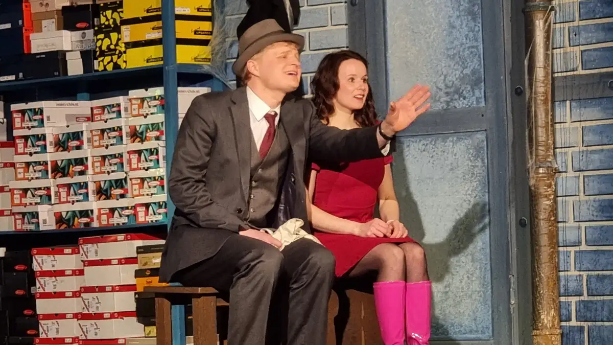 Scharmbecker Speeldeel feiert Premiere mit "Twee as Bonnie un Clyde"