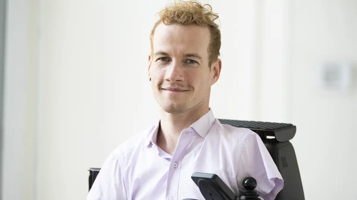 Rennfahrer ohne Gliedmaßen: McDavid spricht in Bremen über Inklusion