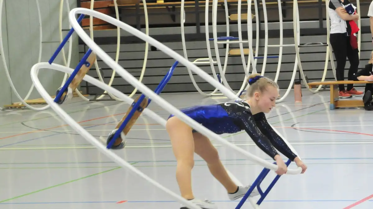 Rhönradturnen: Nika Kaiser ist beste Niedersächsin ihrer Altersklasse