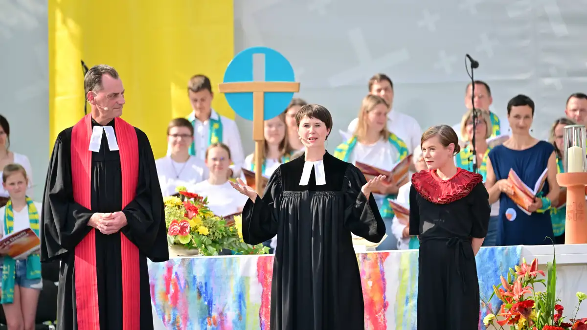 Kirchentag: Steinmeier verteidigt Waffenlieferungen an die Ukraine