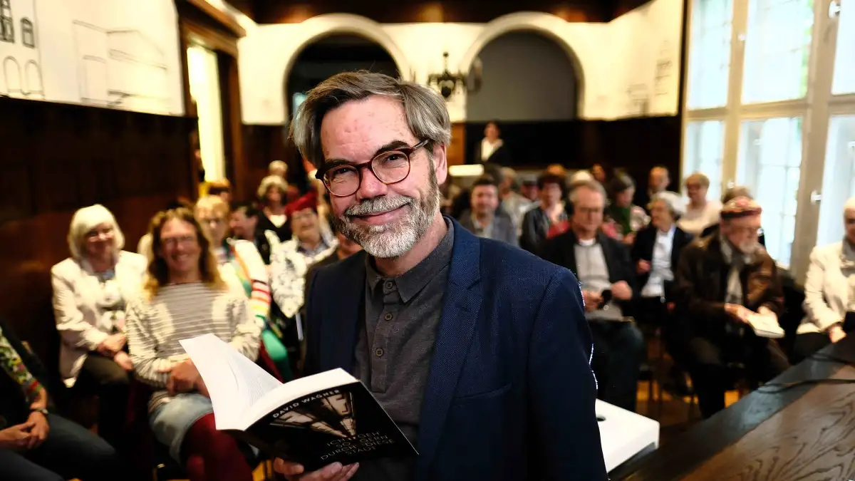Zauberhafte Hertie-Ruine: Schriftsteller David Wagner in Delmenhorst