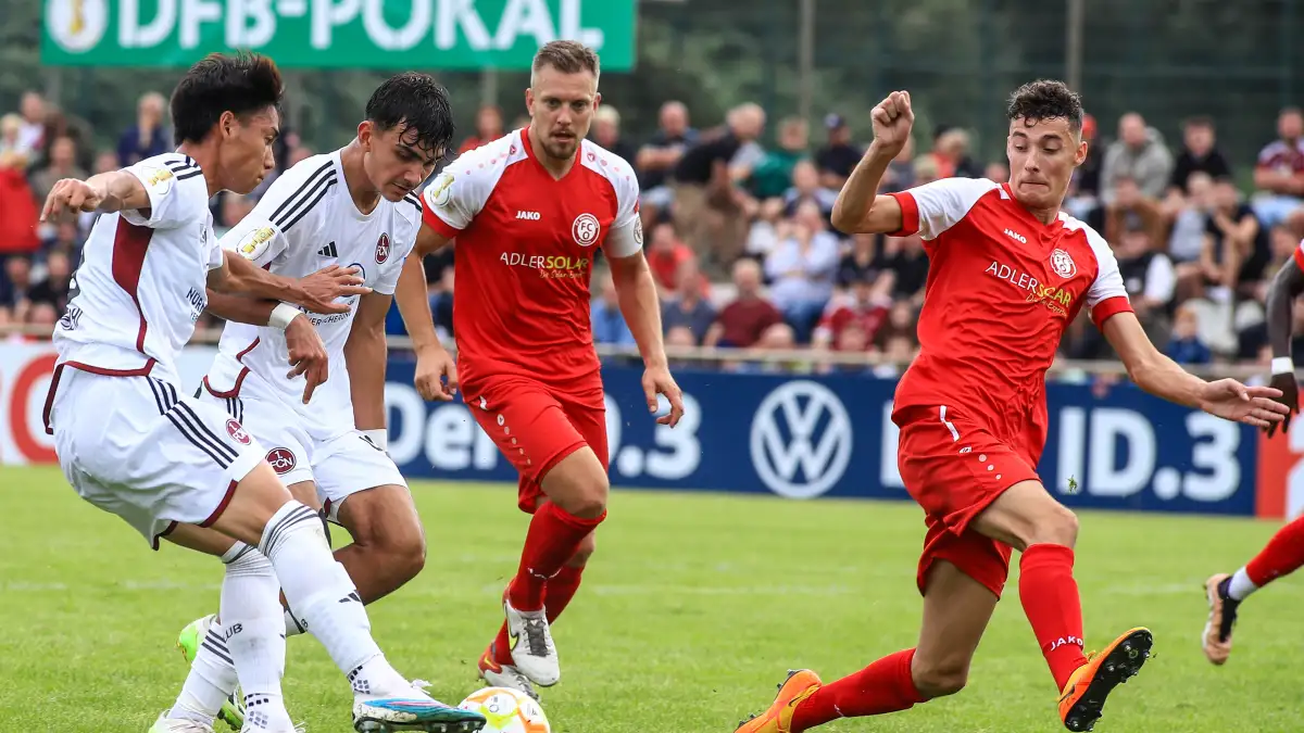 DFB-Pokal: Nürnberger Uzun schreibt in Oberneuland Fußball-Geschichte
