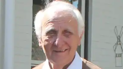 Satire aus dem Moor: Jürgen Teumer stellt "Worpsweder Spitzen" vor