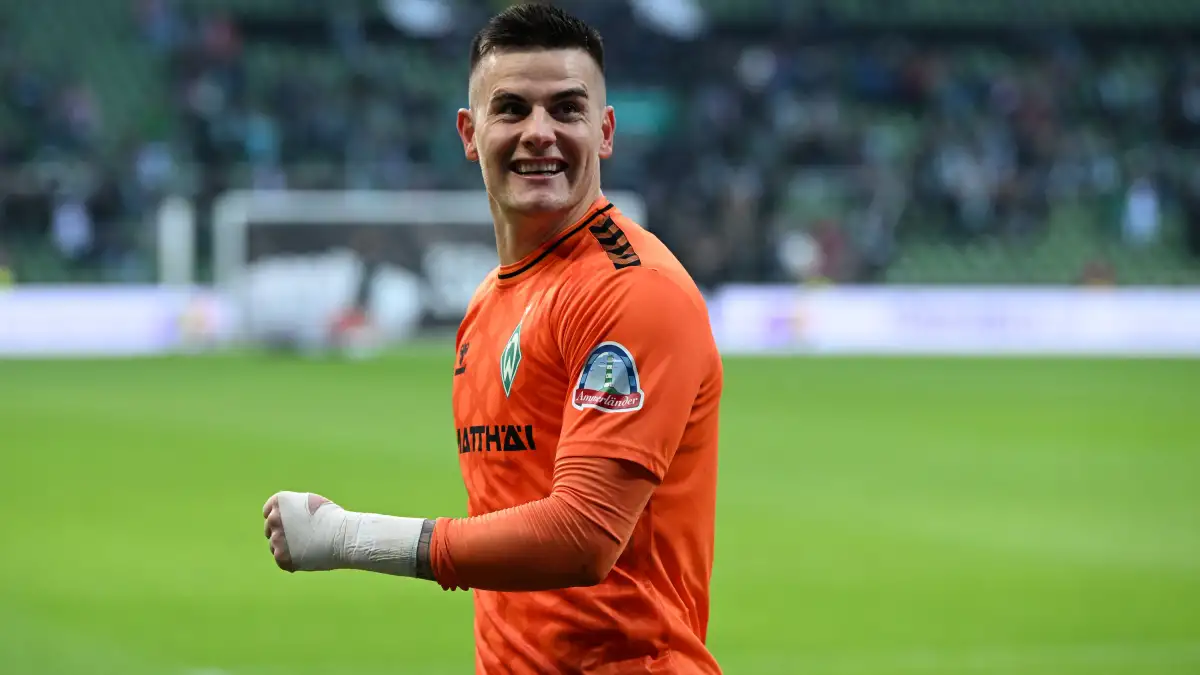 Werder Bremen: Zetterer verdrängt Pavlenka offenbar aus dem Werder-Tor Werder Bremen: Zetterer verdrängt Pavlenka offenbar aus dem Werder-Tor