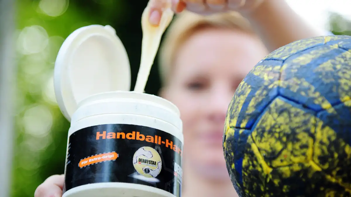 Entfernung von "Backe": HSG Delmenhorst beantragt Kostenübernahme