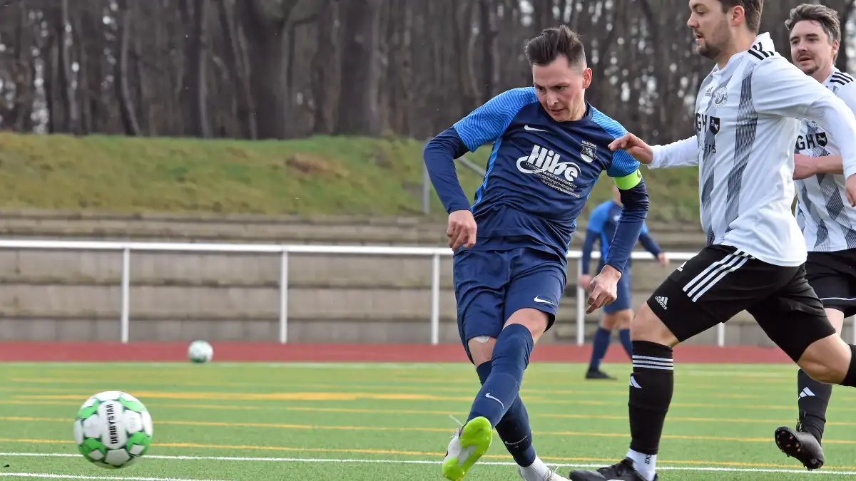 Kicken trotz Morbus Crohn: Das neue (Fußball-)Leben des Janluca Grove