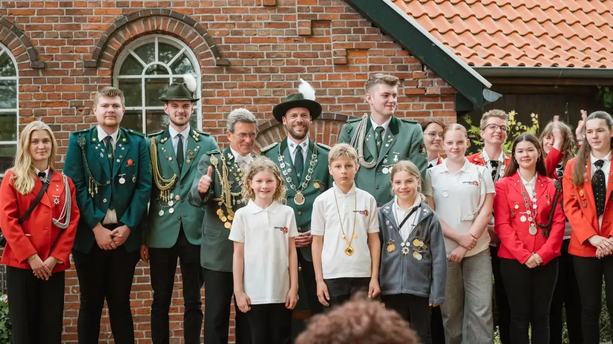 Tag der Vereine in Wüsting: So wurde beim Schützenfest gefeiert