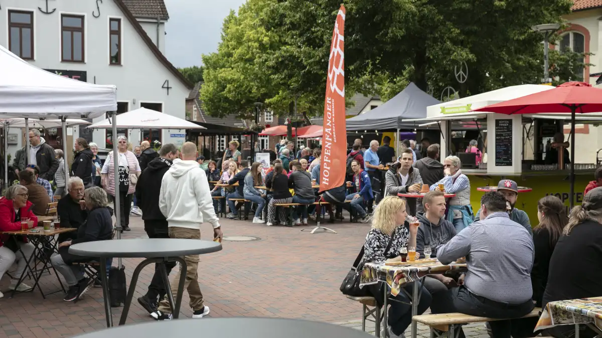 Craft Beer Days locken Besucher in die Scharmbecker Innenstadt