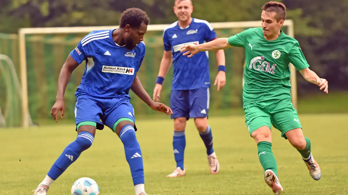 Nach Herzinfarkt: Wie es Derrick Ampofo zurück auf den Platz schaffte