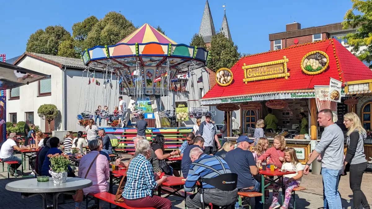 Herbstmarkt Beverstedt: Straßenfest mit Mittelaltermarkt und Feuerwerk
