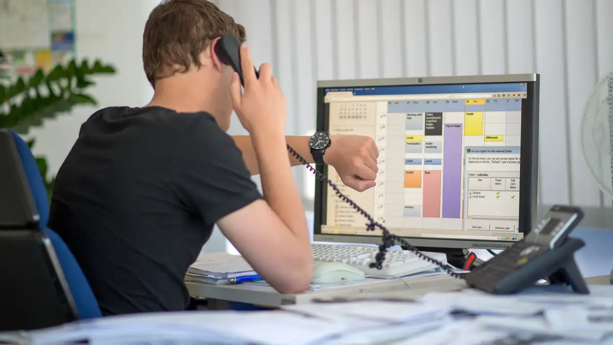 Hausbesuche vom Chef: Verbindlichkeit lohnt sich mehr als Kontrolle