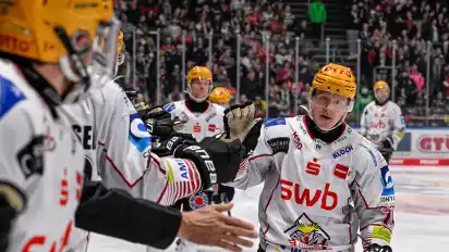 Fischtown Pinguins siegen in Iserlohn beim Mauermann-Jubiläum