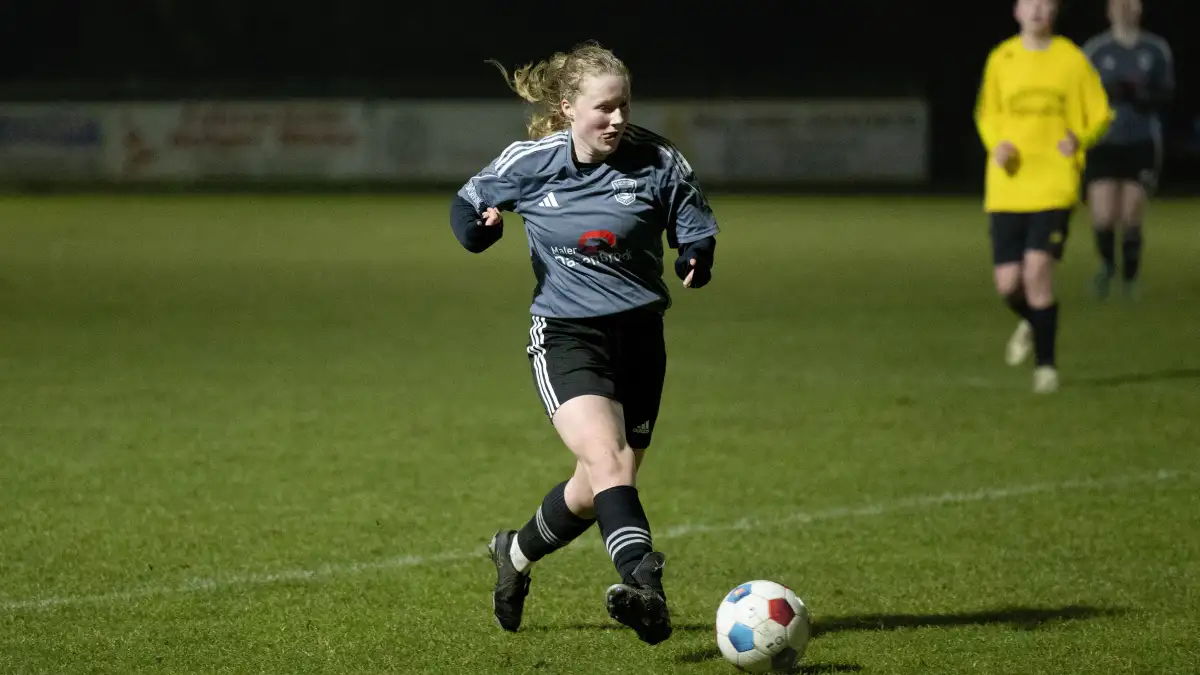 Frauen-Bezirksliga West: Spielgemeinschaften im Gleichschritt