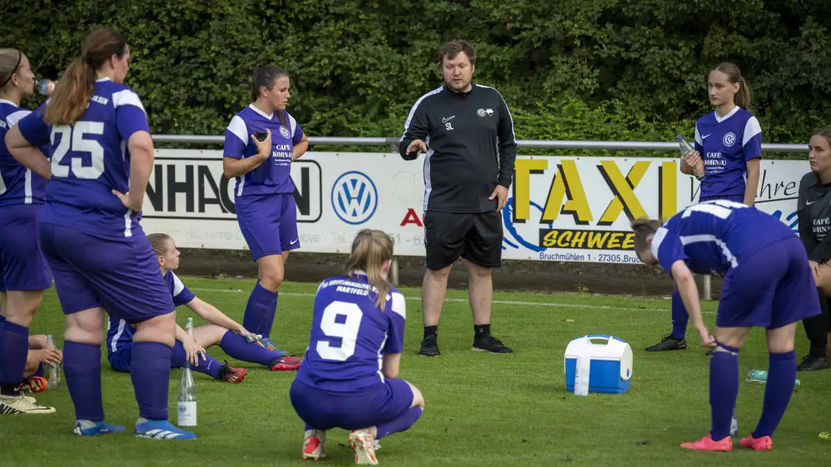 Fußball-Bezirksliga: Vilsen gewinnt erneut, SV Weyhe II verliert knapp