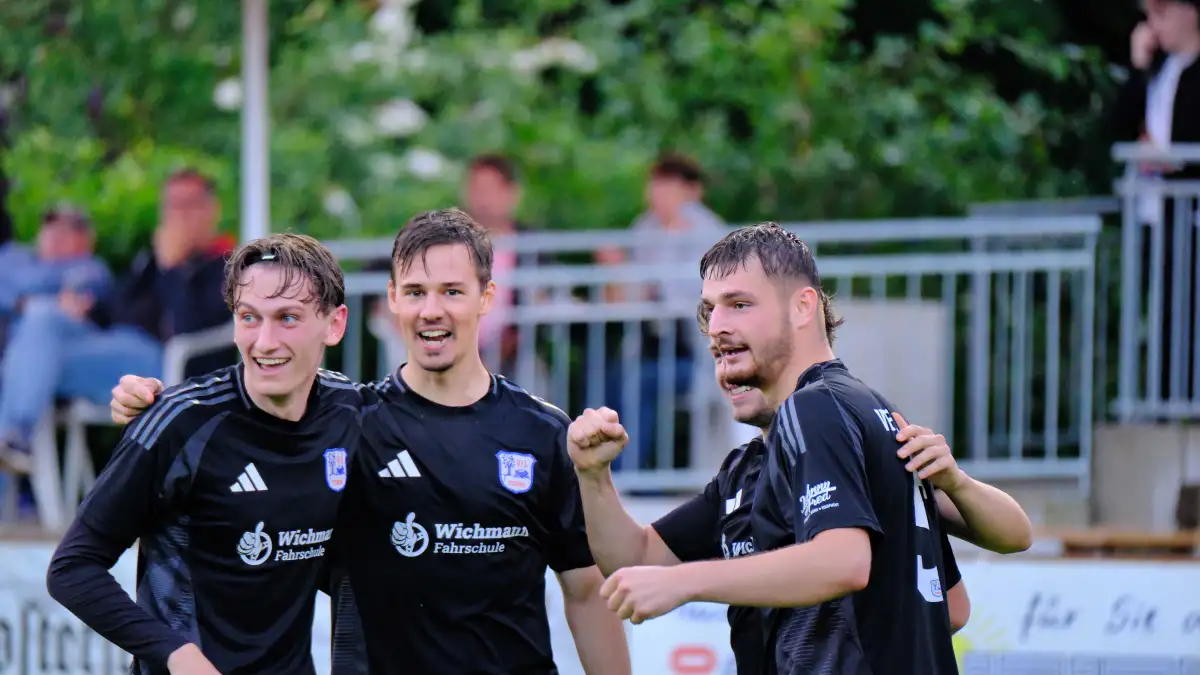 Fußball-Bezirksliga: VfL Stenum startet mit sieben Siegen in Saison