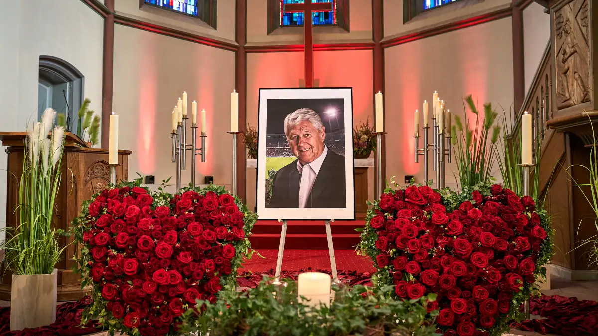 Berührende Gedenkfeier für Max Lorenz: "Er ist eine Werder-Legende"