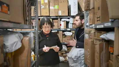 Paketshop in Bremen: Wie Betreiber mit der Flut an DHL-Paketen umgehen